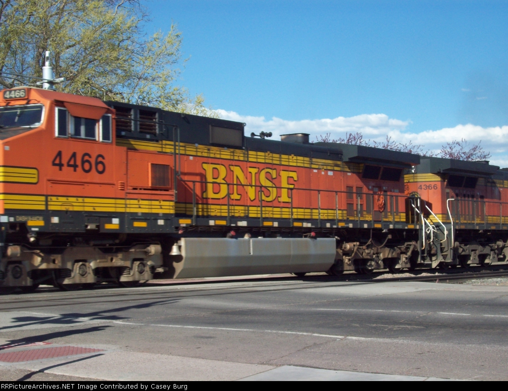 BNSF 4466